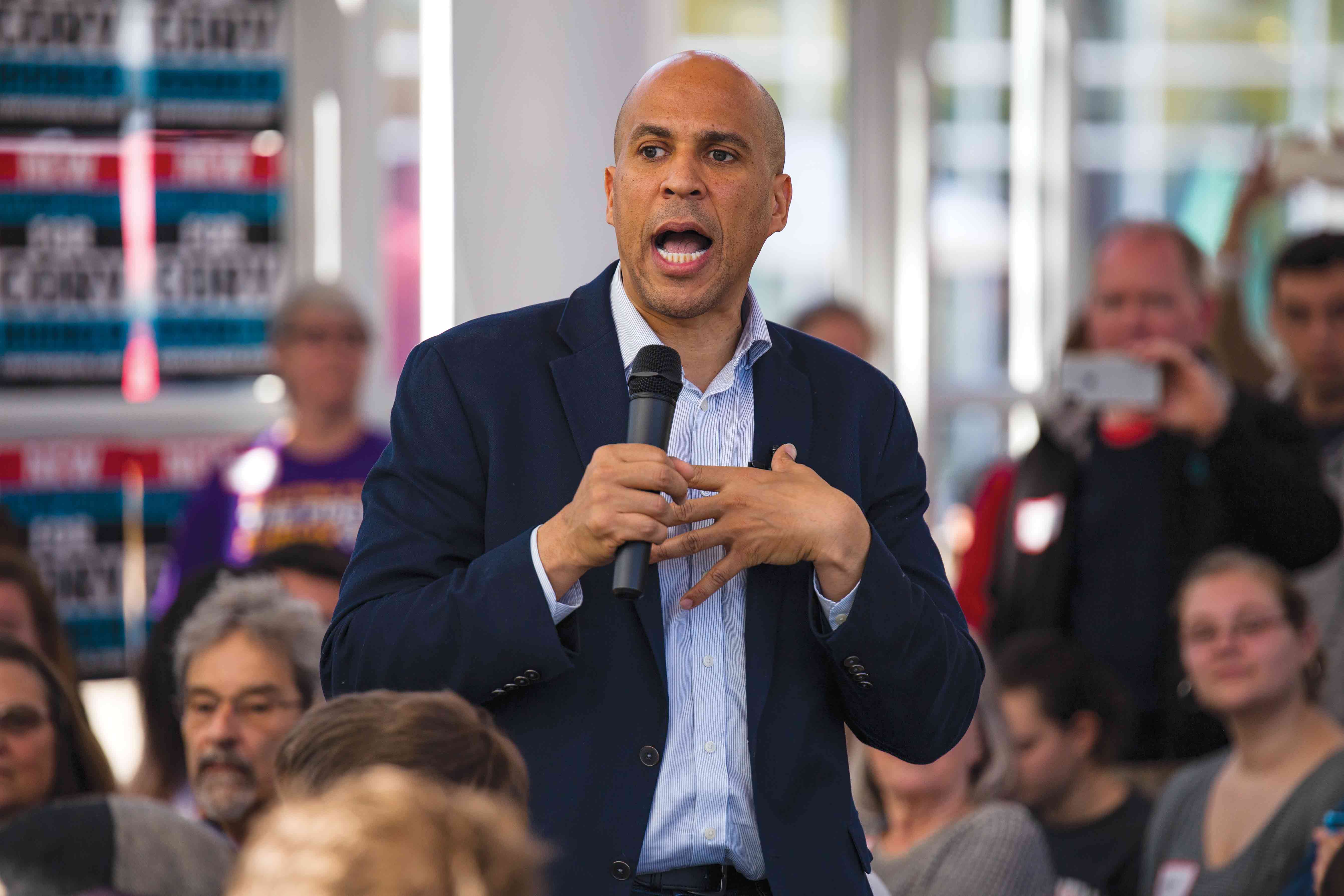 Cory Booker speaks at KSC – The Equinox