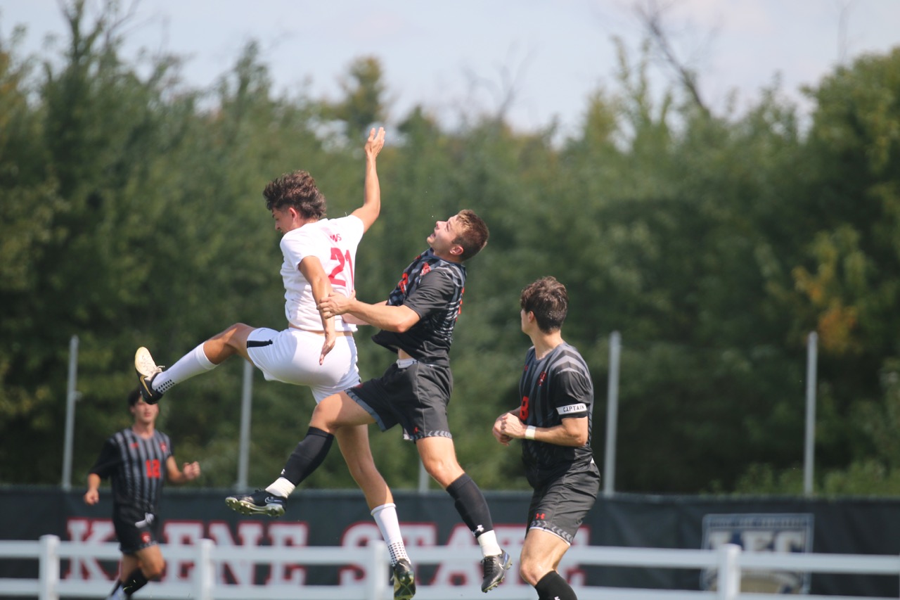 Men’s and women’s soccer teams lose to their opponents – The Equinox