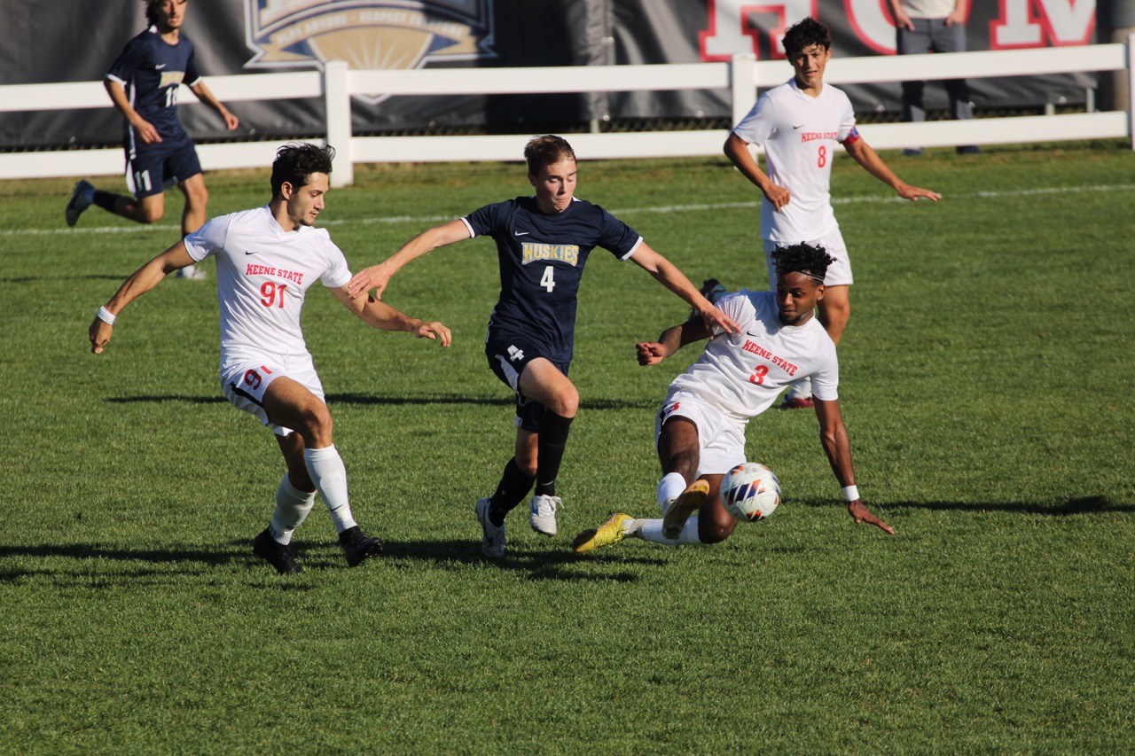 Men’s soccer defeated by USM on Senior Day – The Equinox