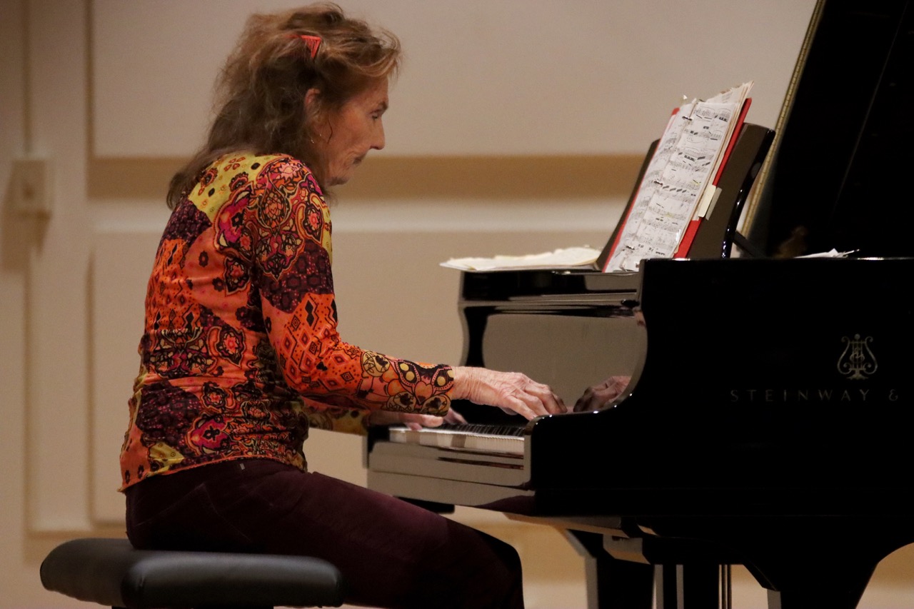 Pianist performs in Redfern – The Equinox