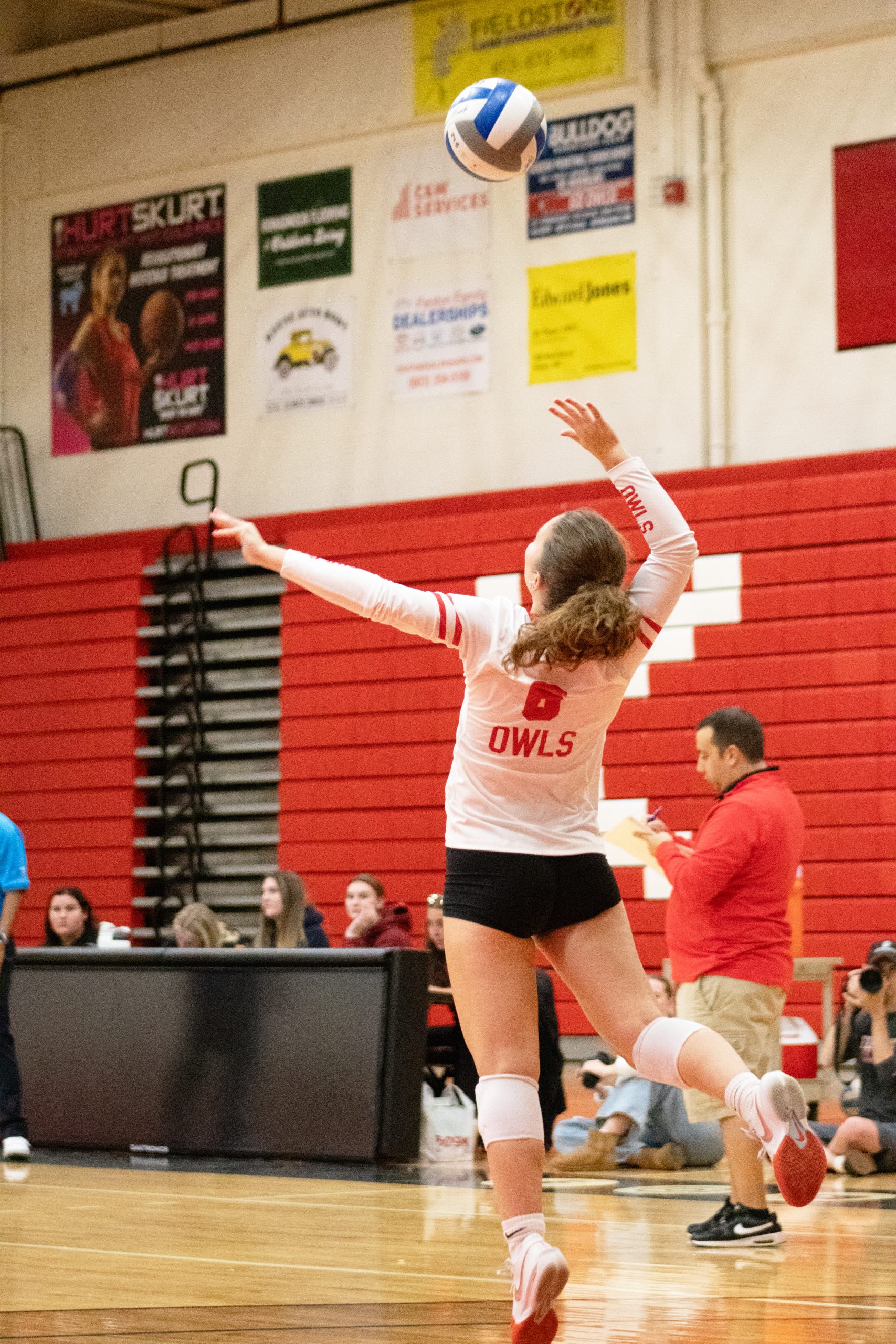 Volleyball goes 2-1 in weekend play – The Equinox